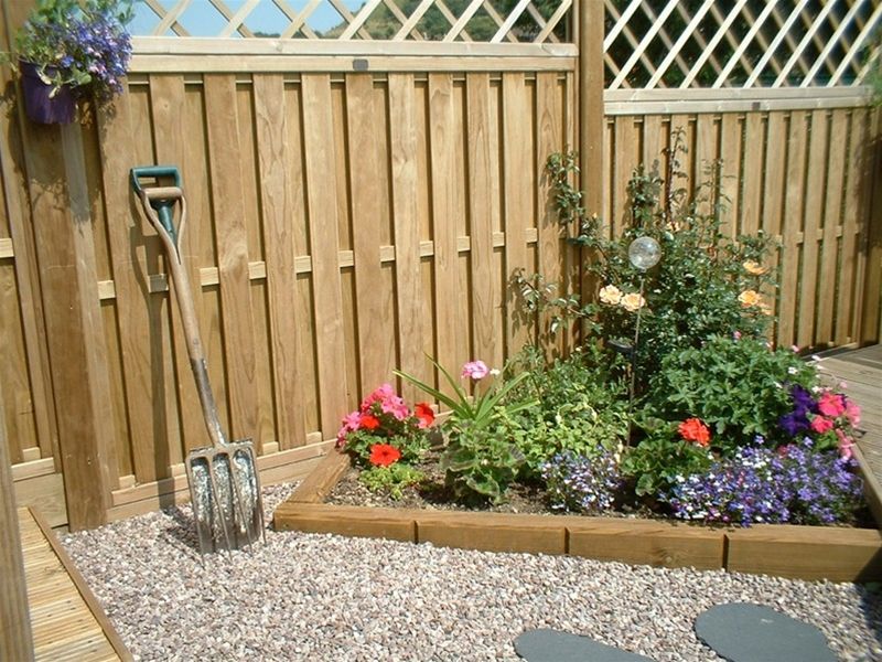 Hit and Miss vertical timber fencing | Jacksons Fencing | ESI External ...
