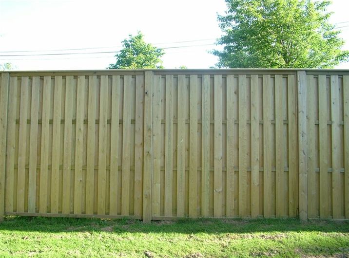 Hit and Miss vertical timber fencing | Jacksons Fencing | ESI External ...