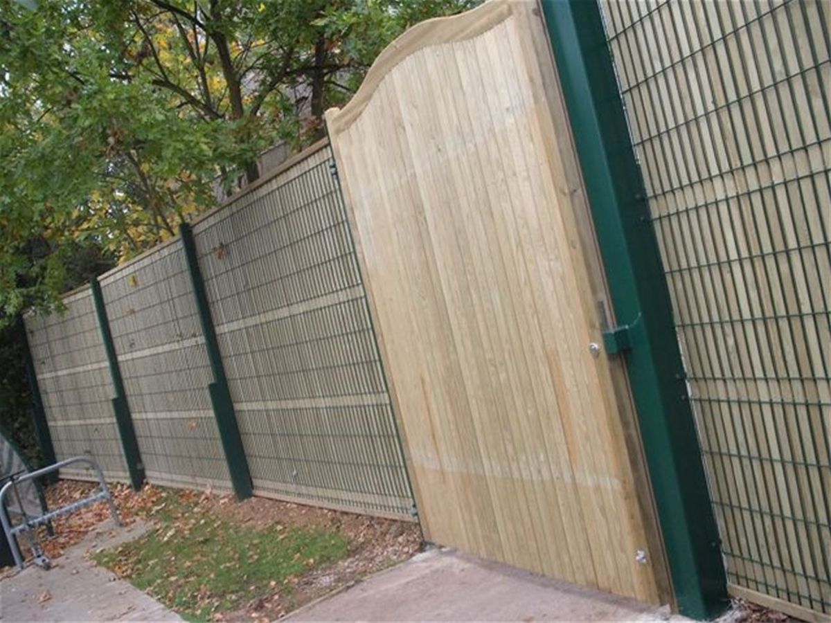 EuroGuard® Combi security fencing | Jacksons Fencing | ESI External Works