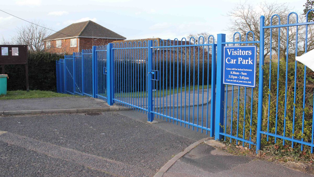 Updating the perimeter security at Blean Primary School | Images