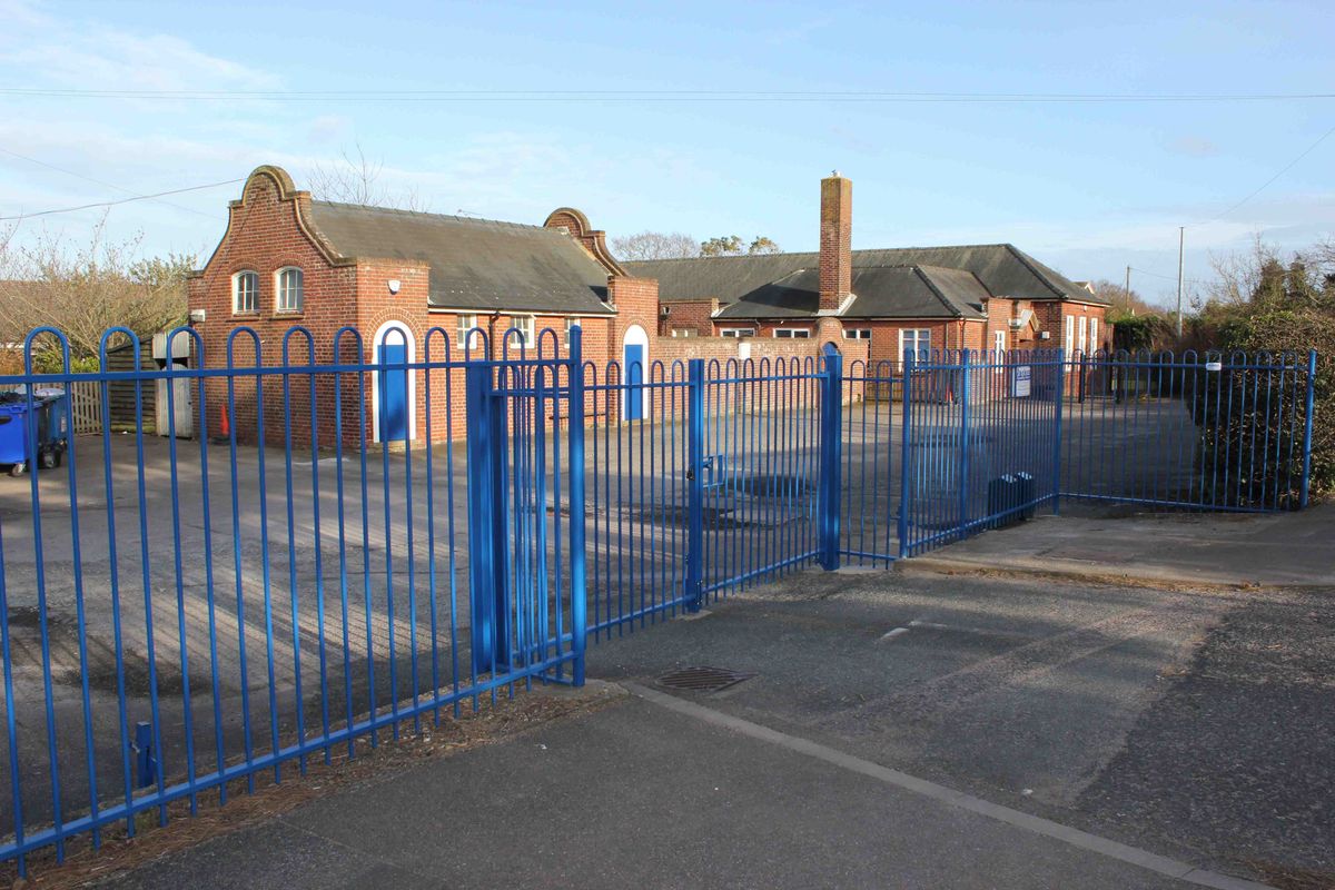 Updating the perimeter security at Blean Primary School | Images