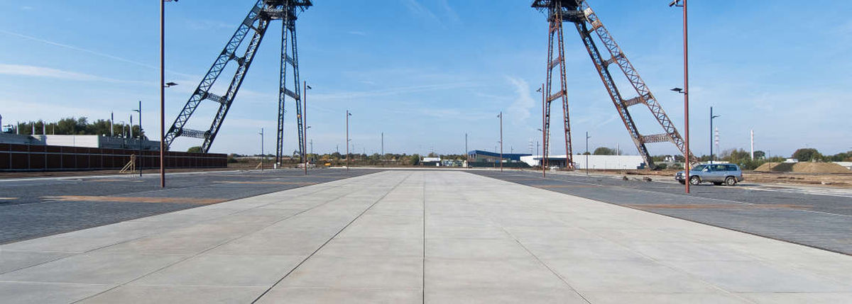 Kellen Double Excel large format concrete paving | Hardscape | ESI ...