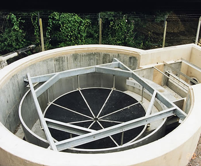 Storm King® Overflow hydrodynamic vortex separator and screen | Images
