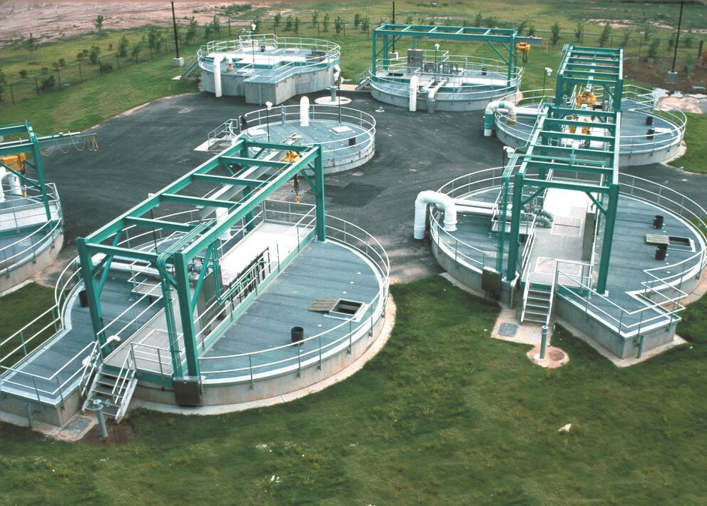 Storm King® Overflow hydrodynamic vortex separator and screen | Images
