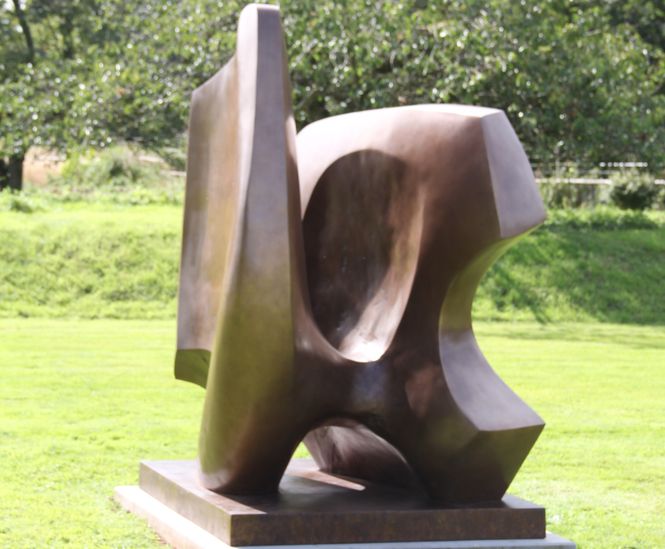 Epsilon 2.5m-high bronze sculpture for Marchmont House | Keith McCarter