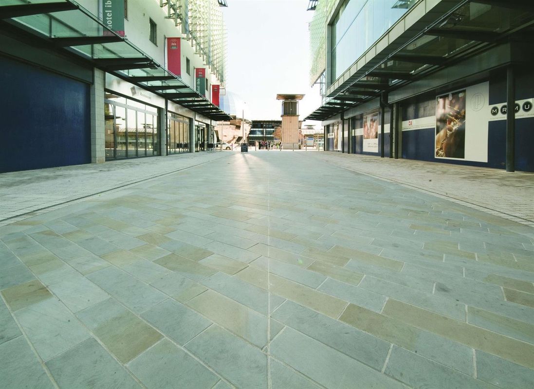 Scoutmoor Yorkstone setts | Images