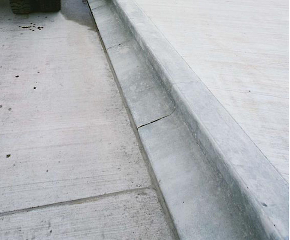 Titan high-containment concrete kerb | Images