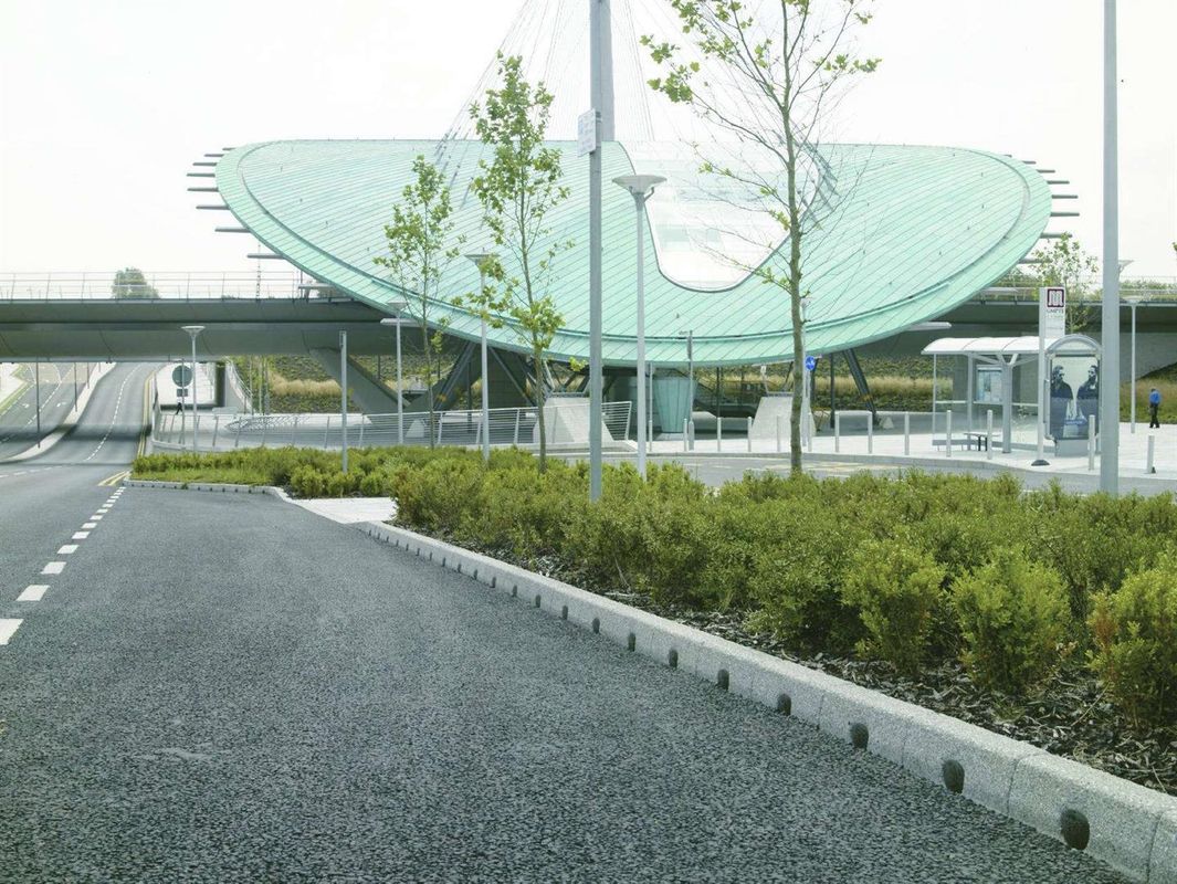 Mini Beany combined kerb and drainage | Images