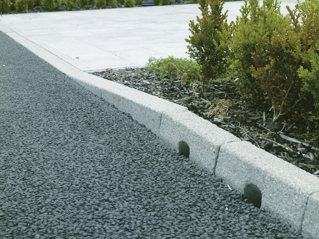 Mini Beany combined kerb and drainage | Images