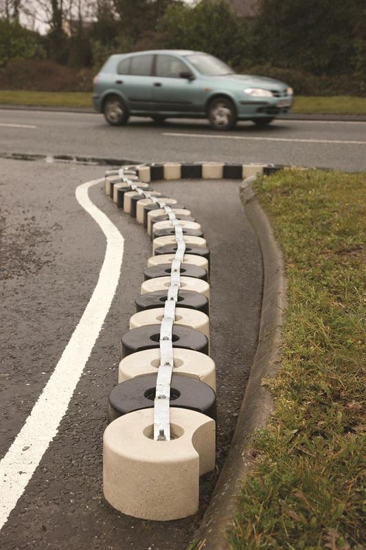 Interlocking concrete traffic blocks | Images
