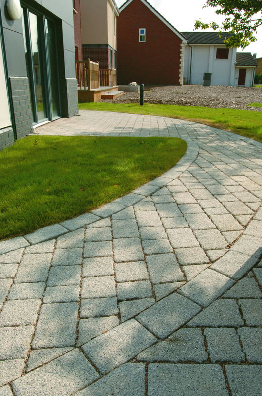 Conservation X Priora Block - permeable concrete paving | Images
