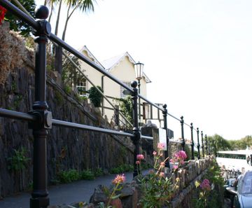 Cast iron post and rail | EXTERNAL WORKS