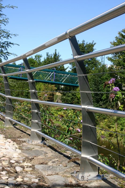 Bespoke stainless steel illuminated post and rail | Images