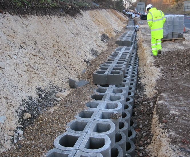 Hollow Retaining Wall Blocks