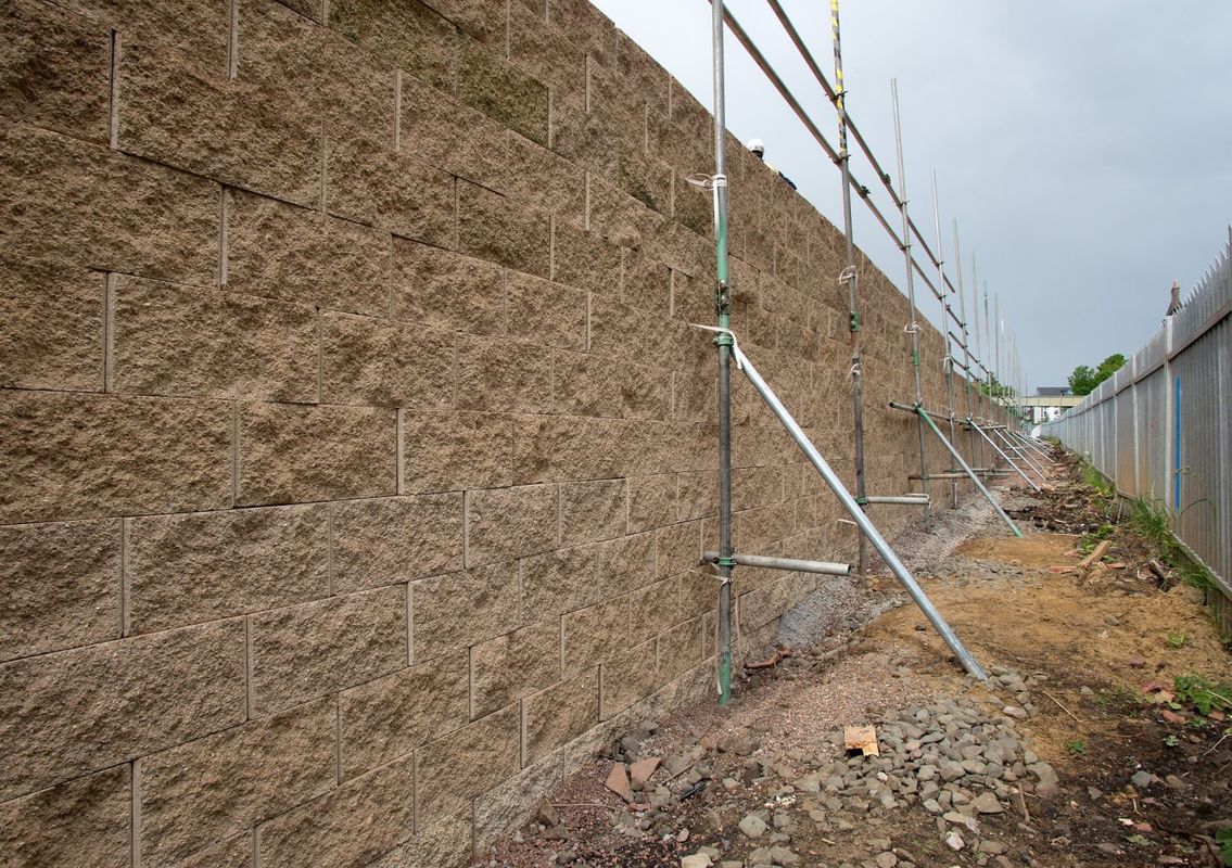 Images for 5m-high modular wall increases space for development