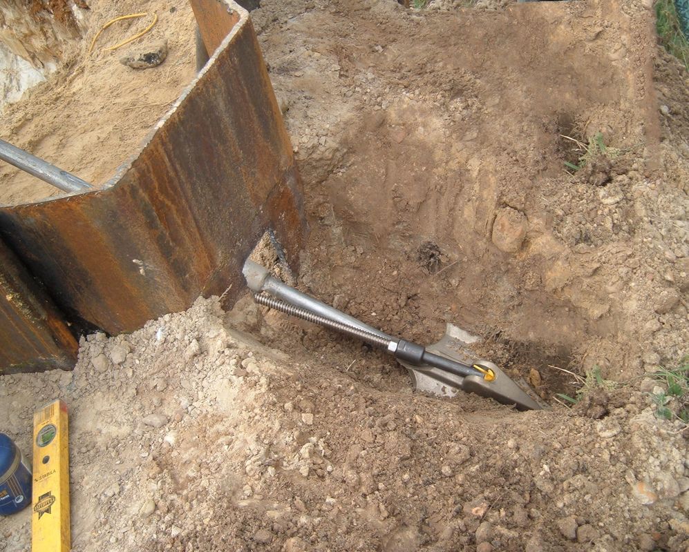 Mechanical earth anchors | Images