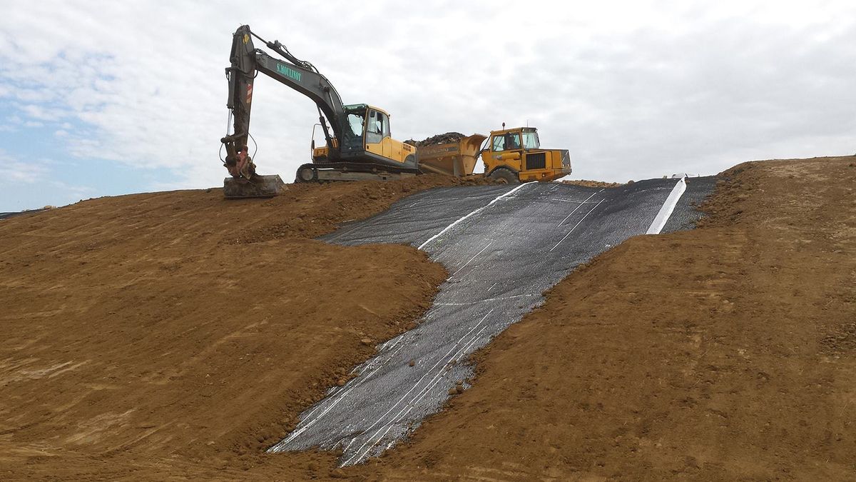 Geolon® Robulon PET geotextile for soil reinforcement | TenCate ...