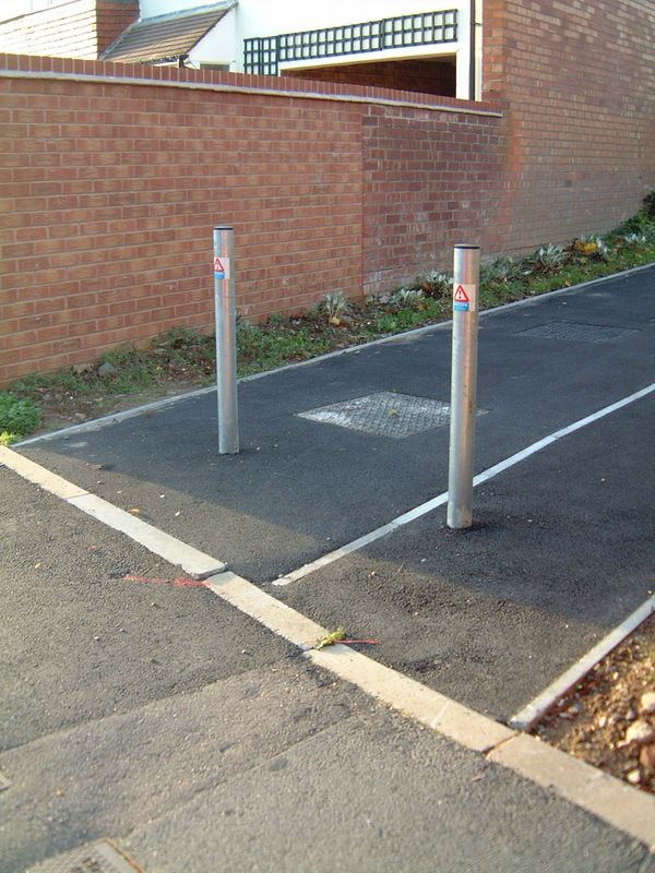 AUTOPA fixed parking posts | Images