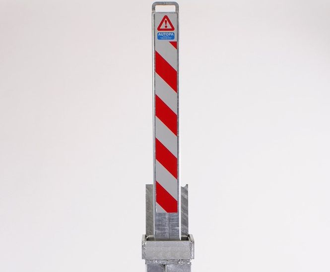 Square RetractaPost-GL 745 - galvanised retractable post | AUTOPA