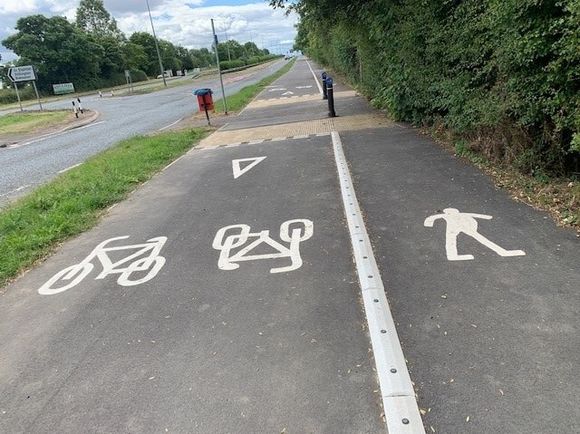 Raised Line Delineator | Rediweld Traffic Products | ESI External Works