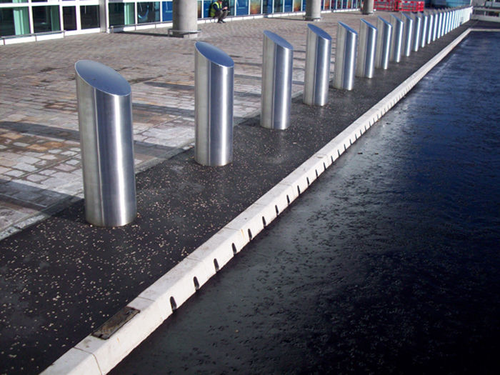Images for PAS 68 static protective bollards
