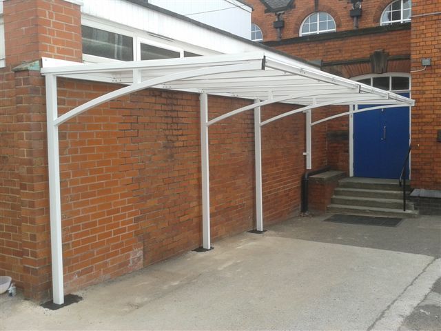 Bespoke parent waiting shelter, Herons Cross Primary | Images