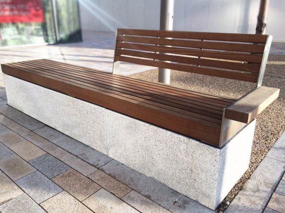 EVO Seat 1 - timber and granite | Images