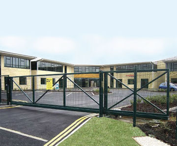 Cantilever sliding gates | EXTERNAL WORKS