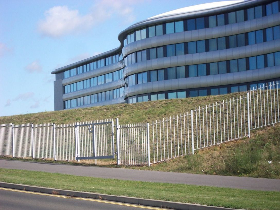 Vertical solid bar steel railings | Zaun | ESI External Works