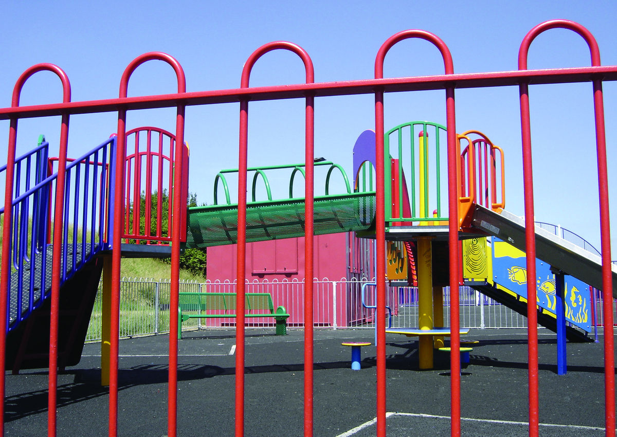 BowTop Play - anti-trap bow-top playground railings | Zaun | ESI ...