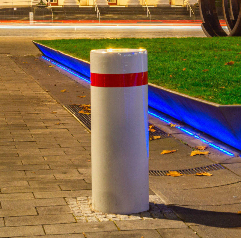 Avon M30 and M50 fixed shallow-mount bollards | Images