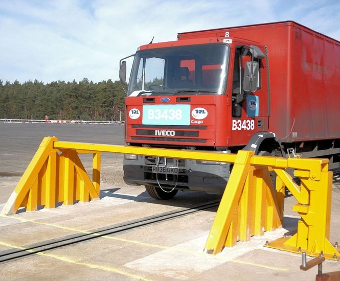 GC1100CR PAS 68 high-impact hinged security gate | Avon Barrier