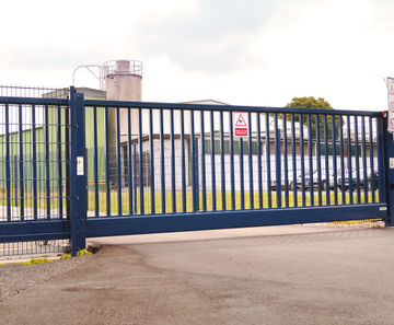 Cantilever sliding gates | EXTERNAL WORKS