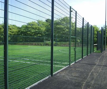 Sports fencing with rebound panels | EXTERNAL WORKS