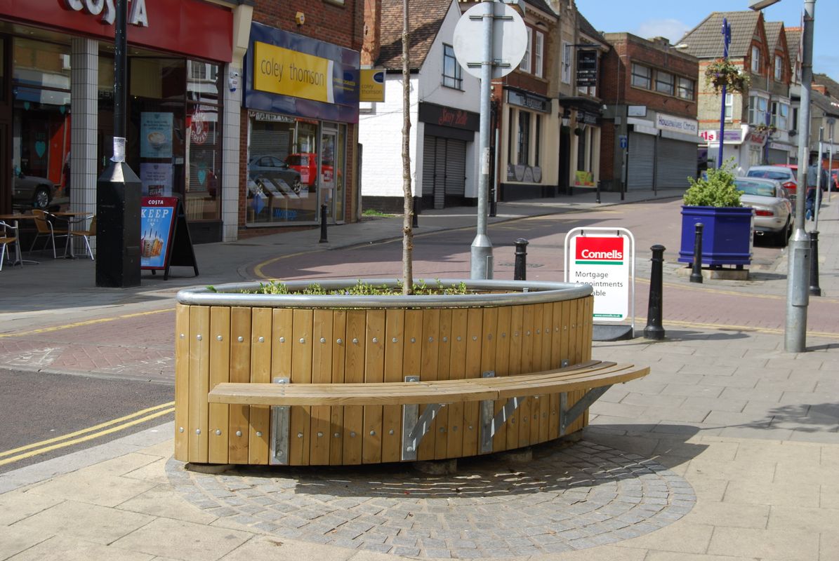 Castleton elliptical timber and metal planter | Images