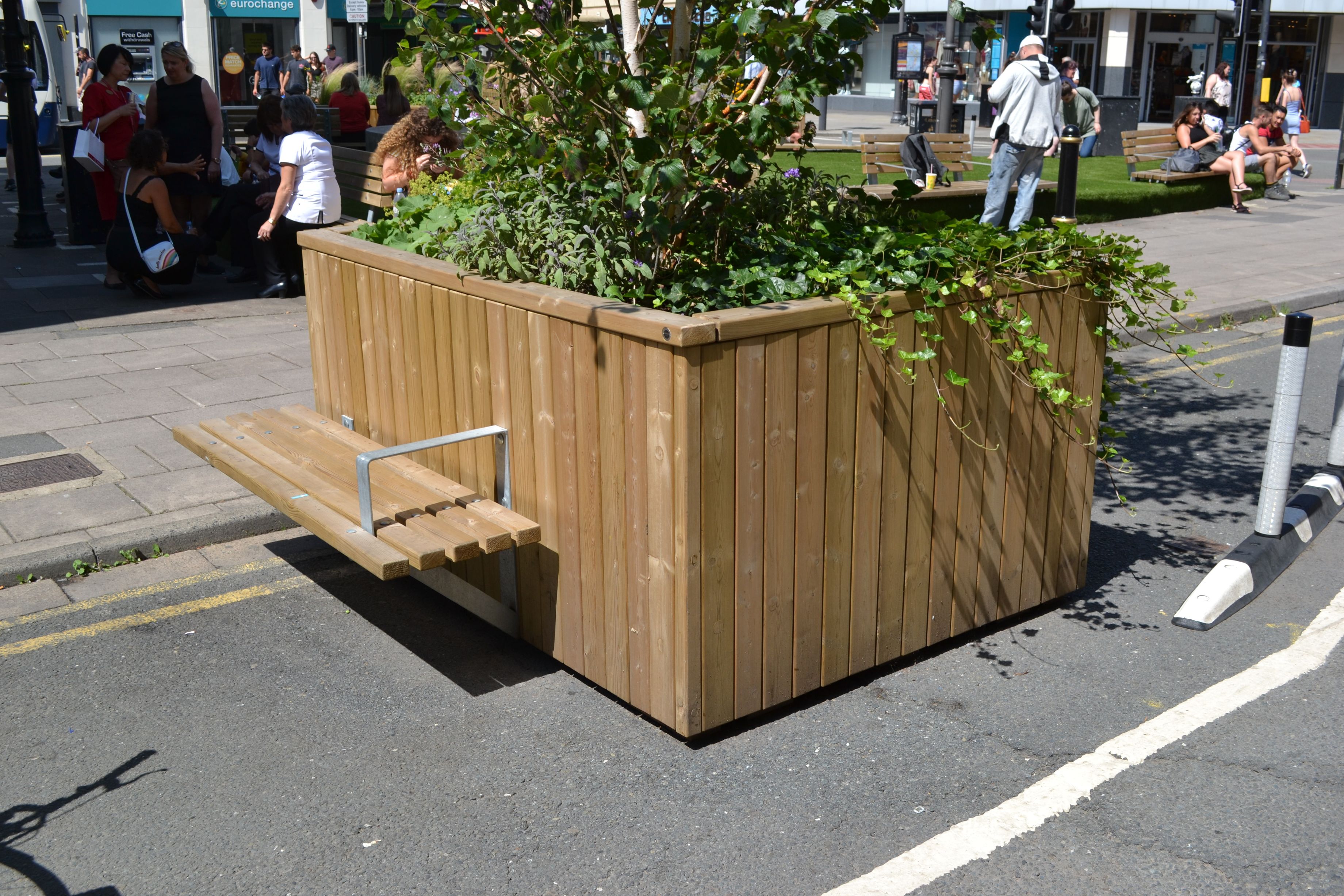 Integrated planters and seating for town centre | Street Design | ESI ...