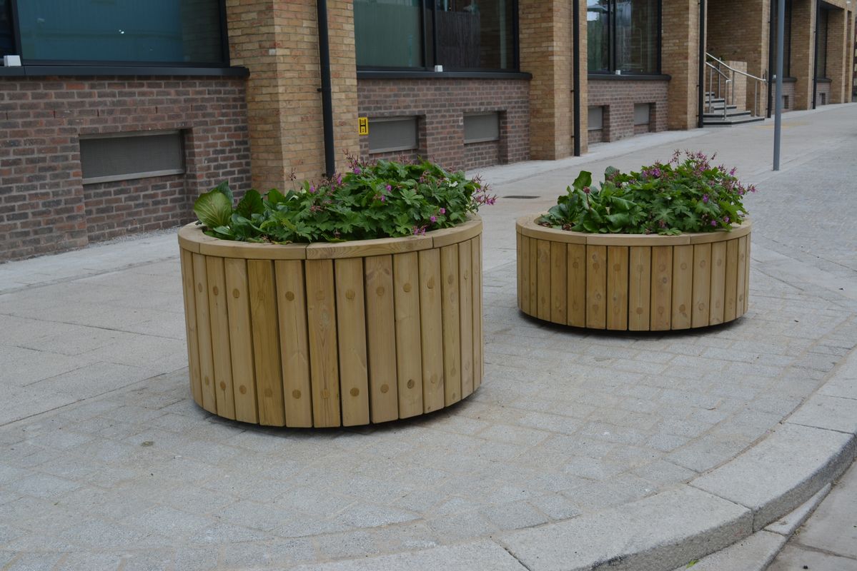 Diplomat circular planter | Images