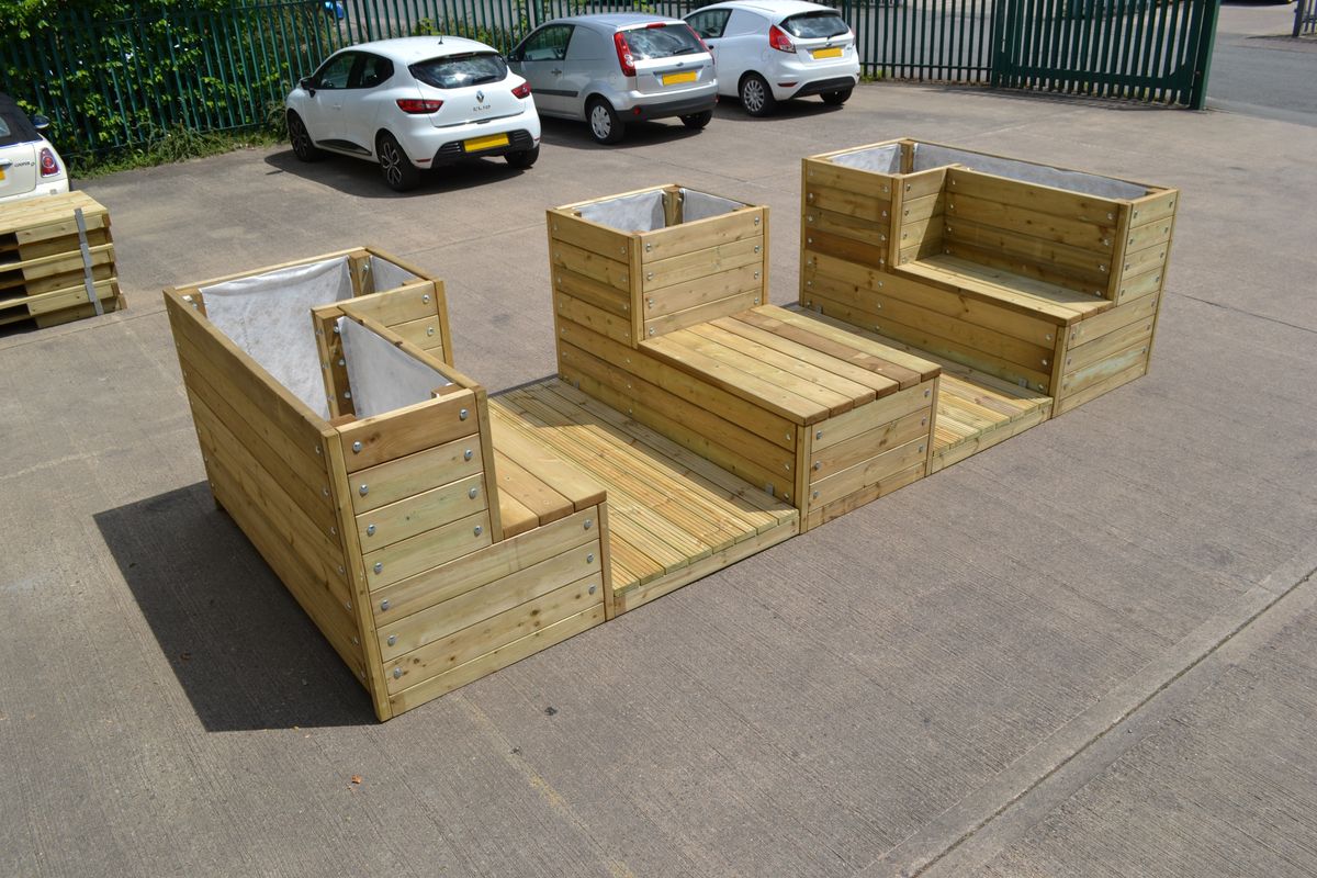 Grenadier planter / seating - Parklet unit 01 | Images