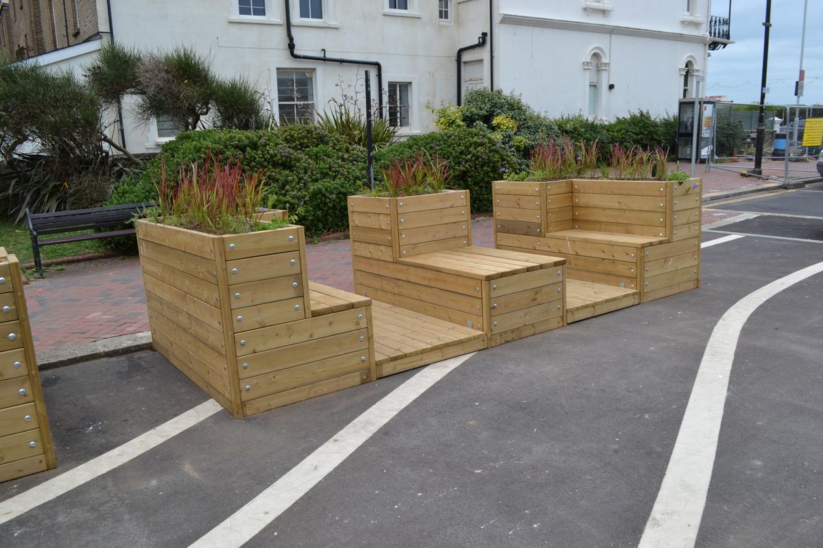 Grenadier planter / seating - Parklet unit 01 | Images