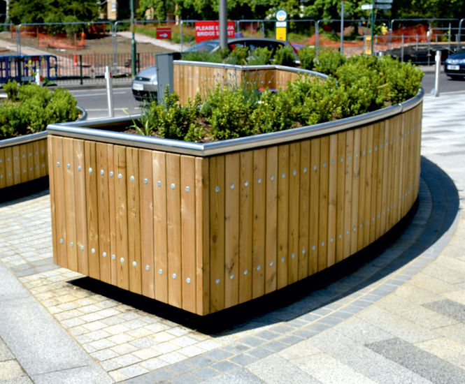 Castleton - large street planters | Street Design