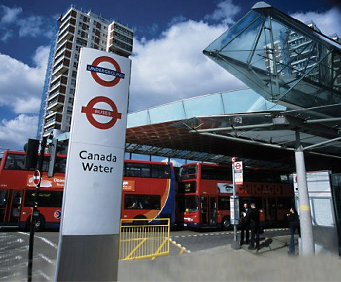 Station identifiers and interchange totems | Images