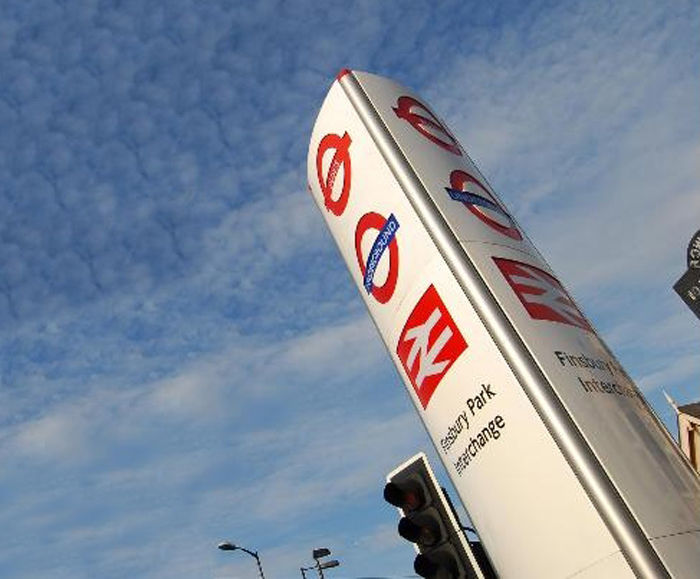 Station identifiers and interchange totems | Images