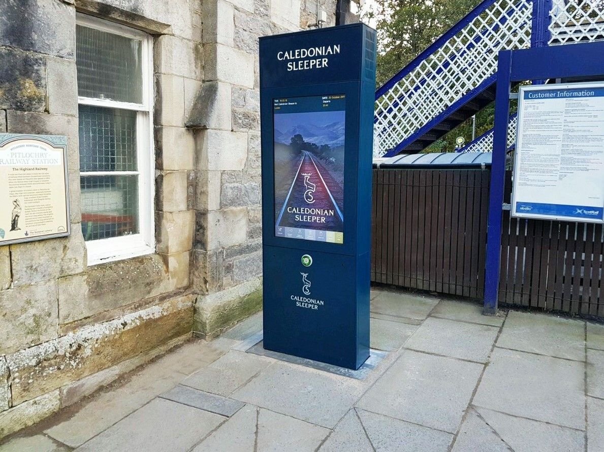 Digital wayfinding displays for Smart City schemes | Trueform | ESI ...