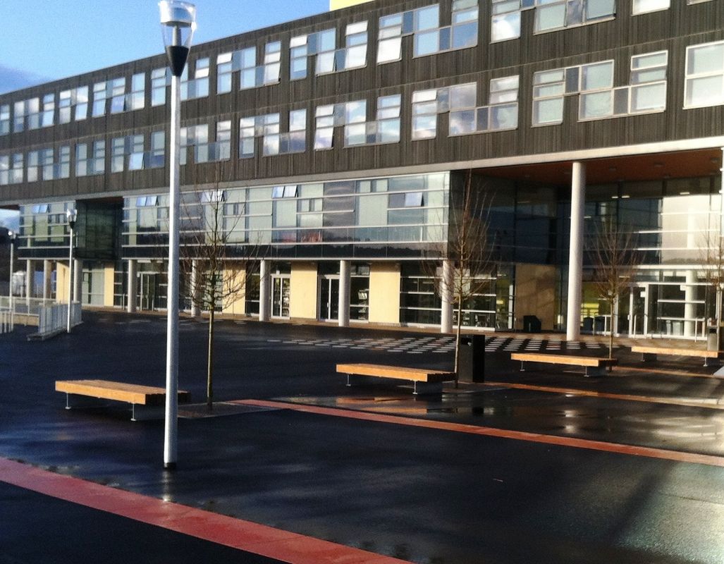 External furniture - Shafton Advanced Learning Centre | Images