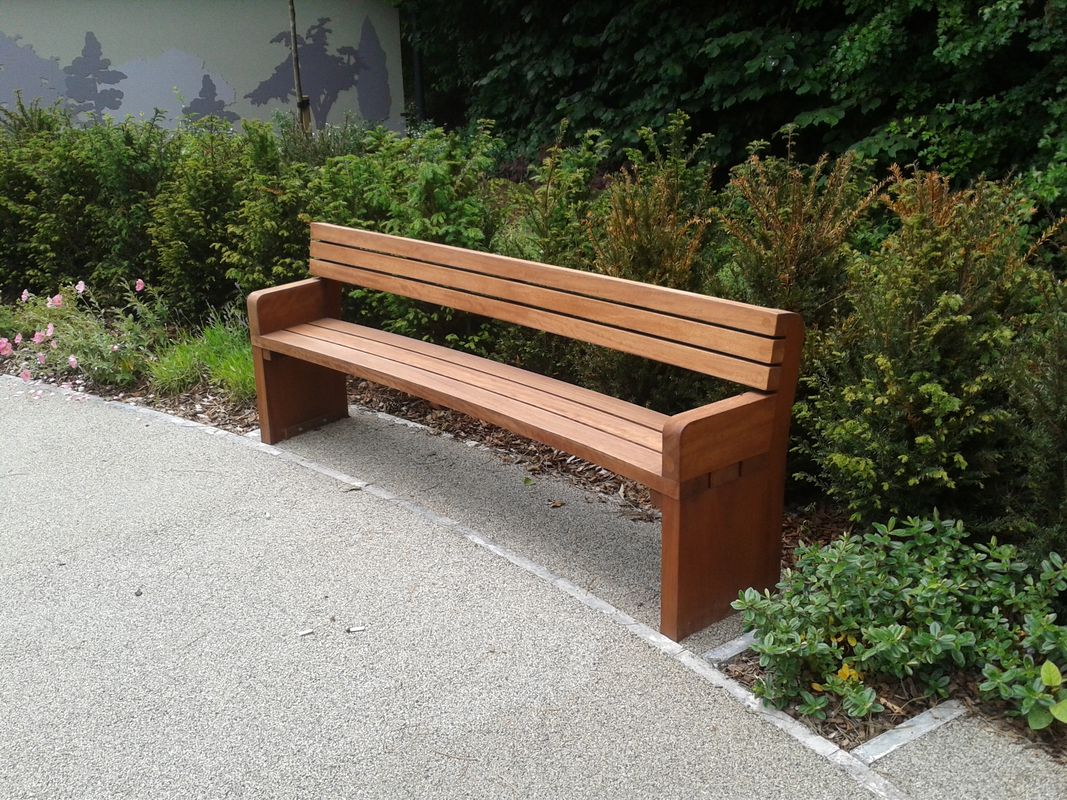 Imperial timber seating | Images