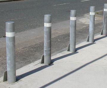 Removable parking posts | EXTERNAL WORKS