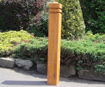 Timber bollards | EXTERNAL WORKS