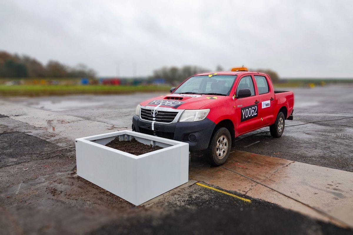 Inspira Protect - hostile vehicle mitigation planter | Images