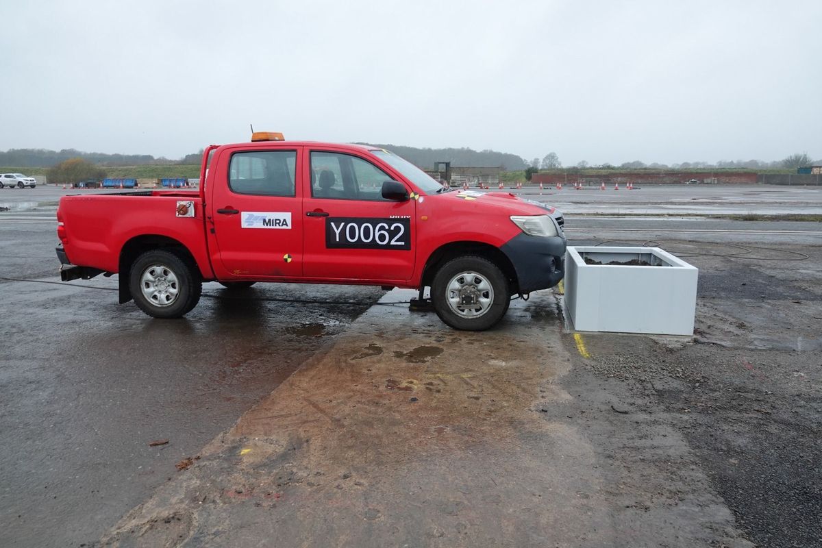 Inspira Protect - hostile vehicle mitigation planter | Images