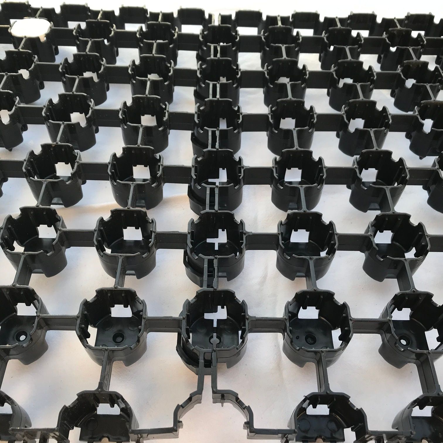 Bodpave™ 40 interlocking cellular porous paving | Terram | ESI External ...